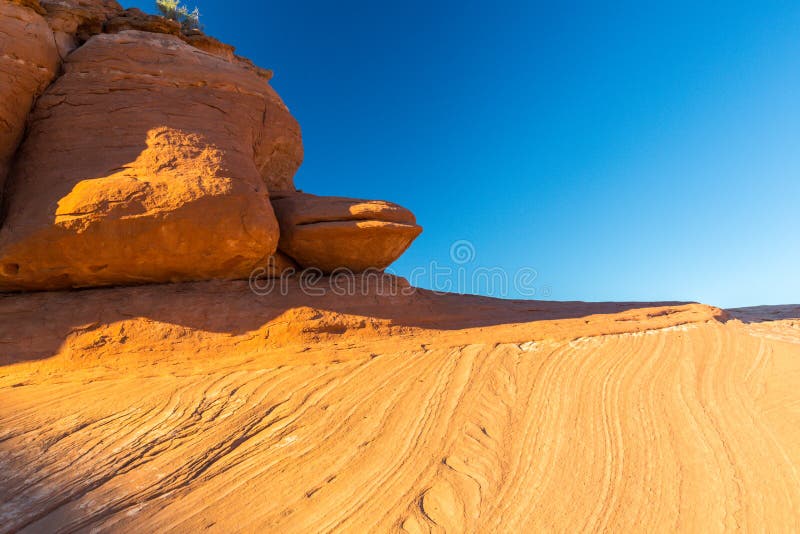 Autumn Scenery with Deep Blue Sky and Red Rocks in the Arizona Desert ...