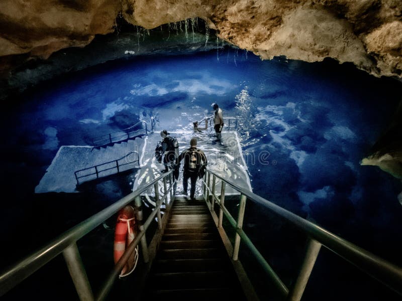 Underground Blue Hole in the Sinkhole Cavern at Devil& X27;s Den Dive Resort in Williston ...