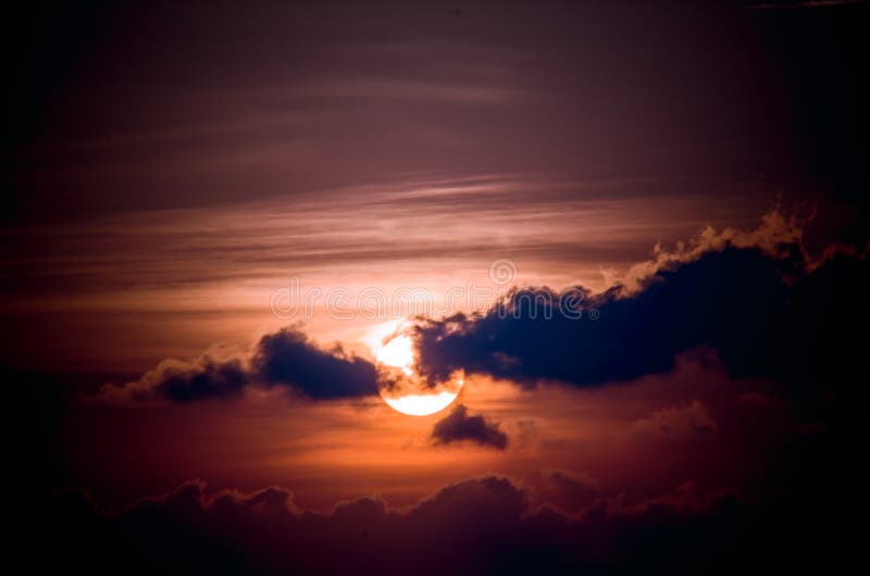 Colorful Sunset Sky with Rays of Setting Sun and Vivid Dark Clouds ...
