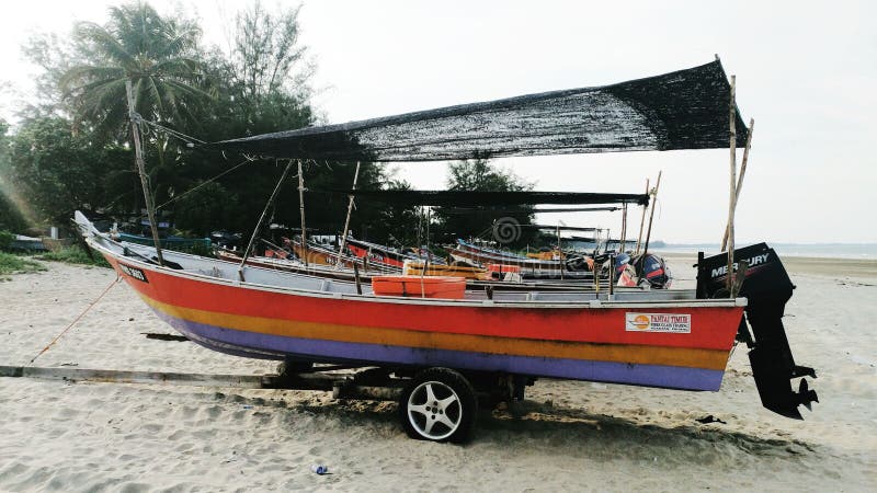 Bright Colour Boat at the Beach Editorial Image - Image of tugboat ...