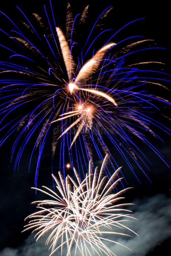 Fire Works in the Night Sky Stock Photo - Image of burst, full: 197005470