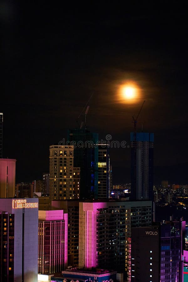 Bright Full Moon in the Night Sky Over the Metropolis Editorial Stock ...