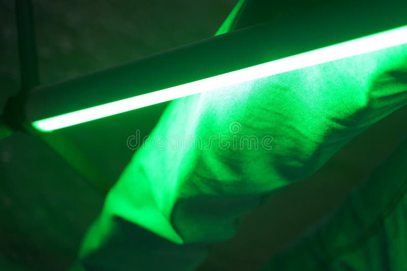 Bright Green Light from the Close Long Artificial Source in the LED ...