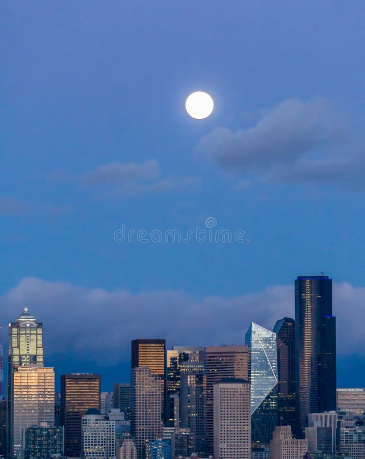 Bright Moon Over Seattle 4 stock image. Image of night - 173428475