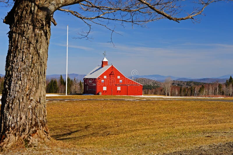 Red barn and silo stock image. Image of fall, quaint - 14399457