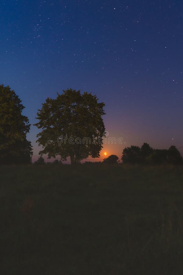 Sun Setting Down Over Peaceful Countryside Stock Image - Image of dusk ...