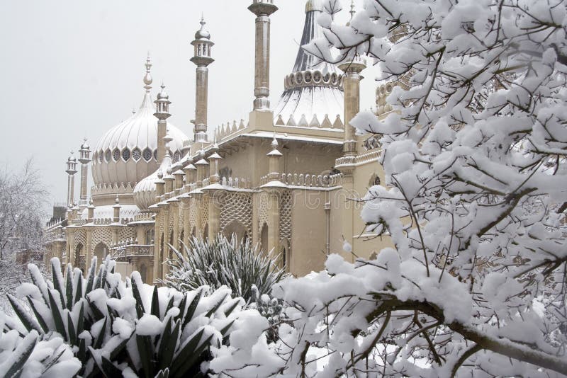 Brighton Pavilion in the Snow Stock Photo - Image of royal, grand: 8004858