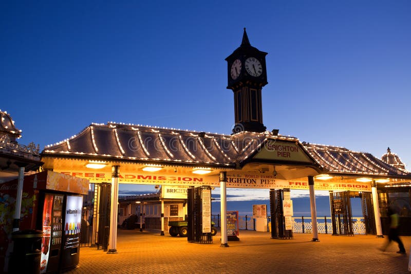 Brighton Pier, England editorial photo. Image of attraction - 20891831
