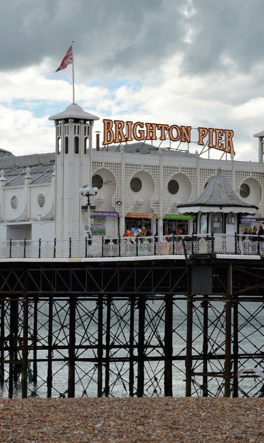 Brighton Pier Op De Oostkust Van Engeland Redactionele Stock Afbeelding ...