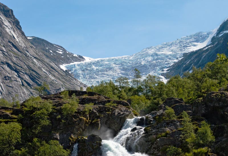 Briksdal Gletscher in Norwegen Stockfoto - Bild von alter, tourist: 9215038