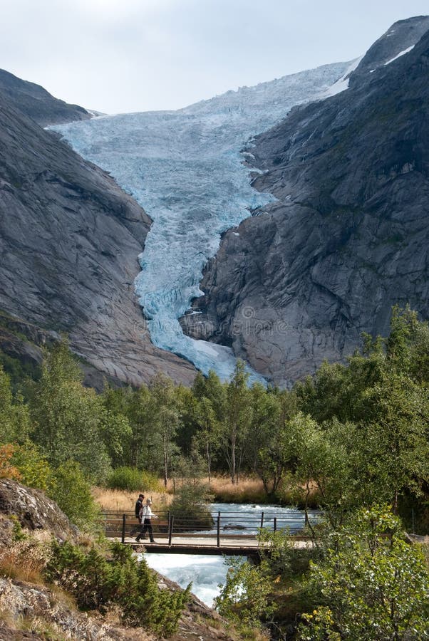 Gletscher Briksdalsbreen In Norwegen Stockfoto - Bild von anblick ...