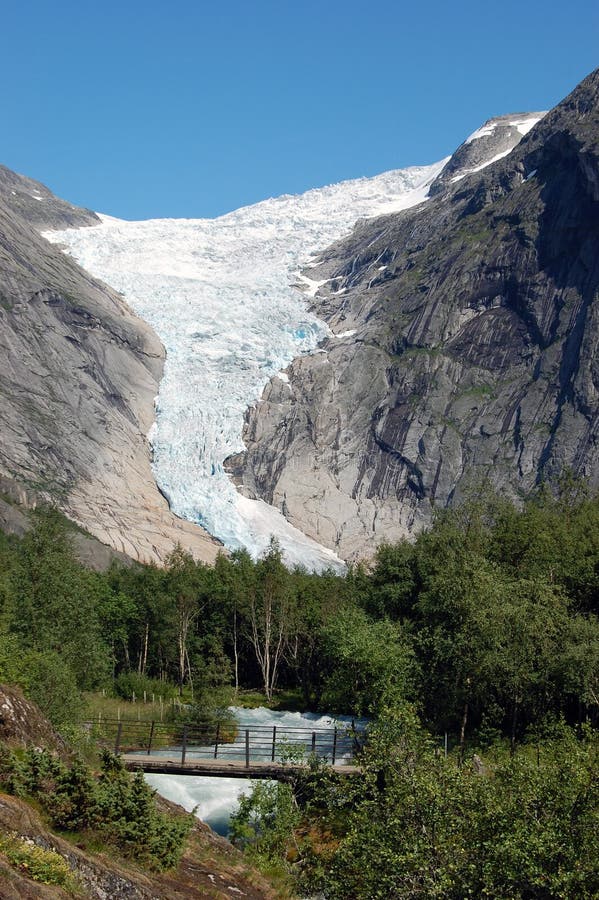 Briksdal Gletscher in Norwegen Stockfoto - Bild von alter, tourist: 9215038