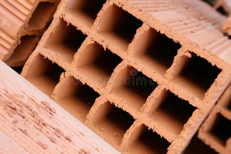 Briques creuses en argile image stock. Image of construction - 37062899