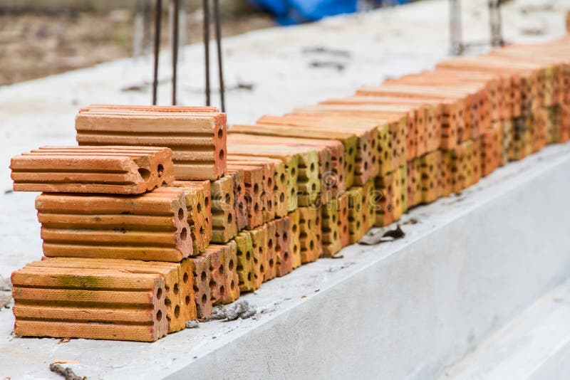 Briques Ou Briques De Boue Pour La Construction D'une Maison En Argile ...