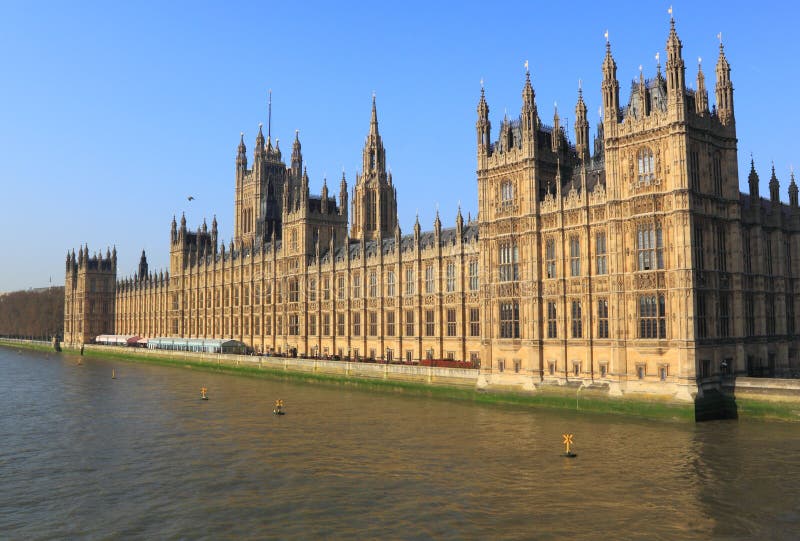 Britisches Parlament stockbild. Bild von gotisch, rasen - 24658549