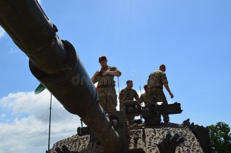 British Army Battle Tank and Crew. Editorial Photo - Image of crew ...