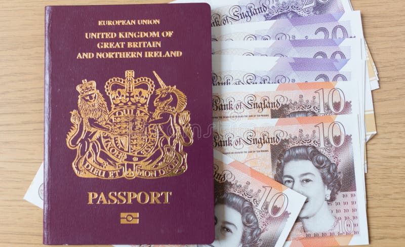 British Polymer Currency and Coins Editorial Image - Image of bill ...