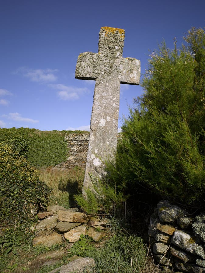 Brittany : Saint Mathieu Old Stone Cross Stock Photo - Image of ...