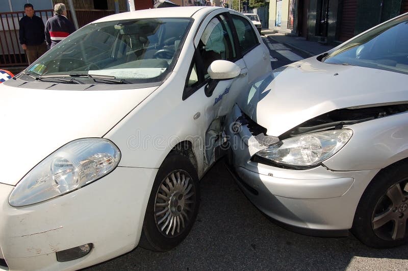 Broadside collision editorial stock image. Image of vehicle - 39922144