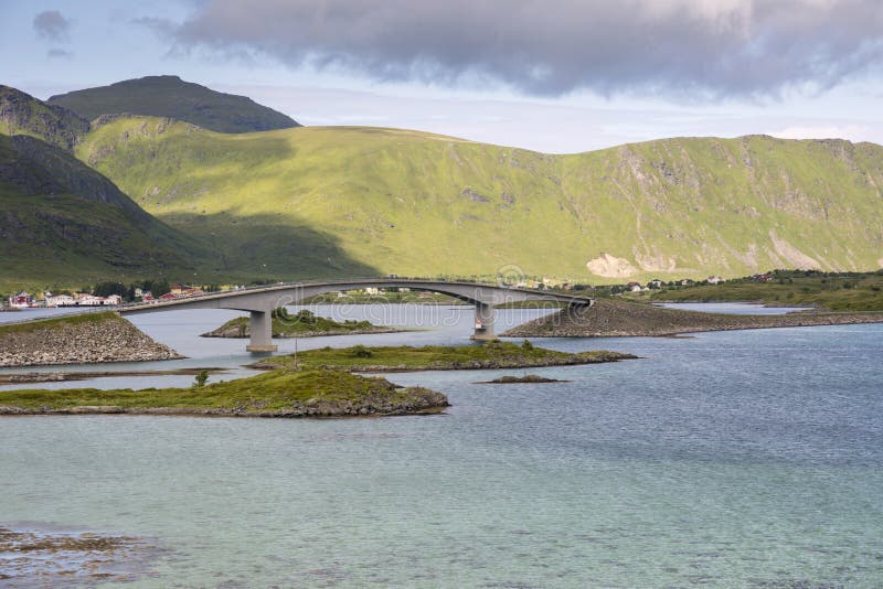 Broar Mellan Lofoten öar, Norge Arkivfoto - Bild av mellan, kust: 44620928