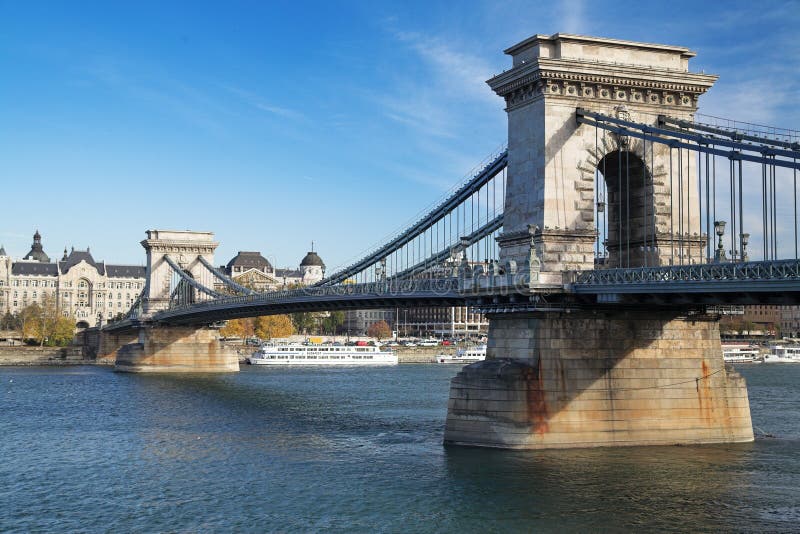 Chain Bro Av Budapest Vid Natt Fotografering för Bildbyråer - Bild av ...