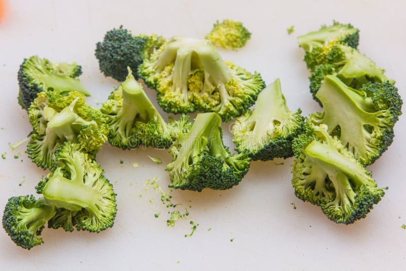 Broccoli chopped to pieces stock image. Image of closeup - 77929559
