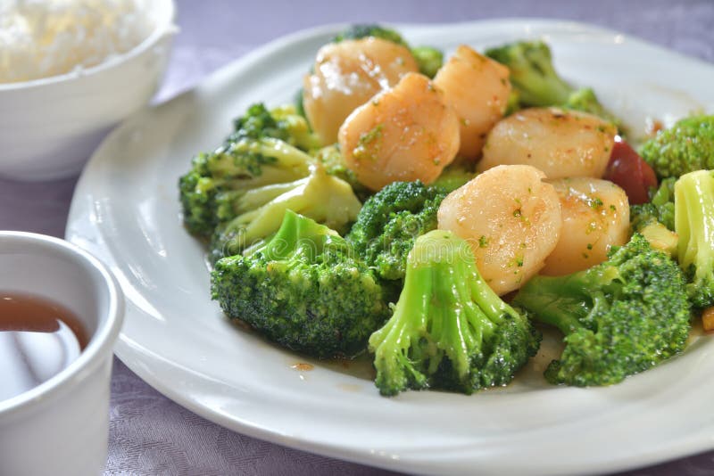 Broccoli Scallop Seafood Dish Stock Photo - Image of furnishing, sauce ...
