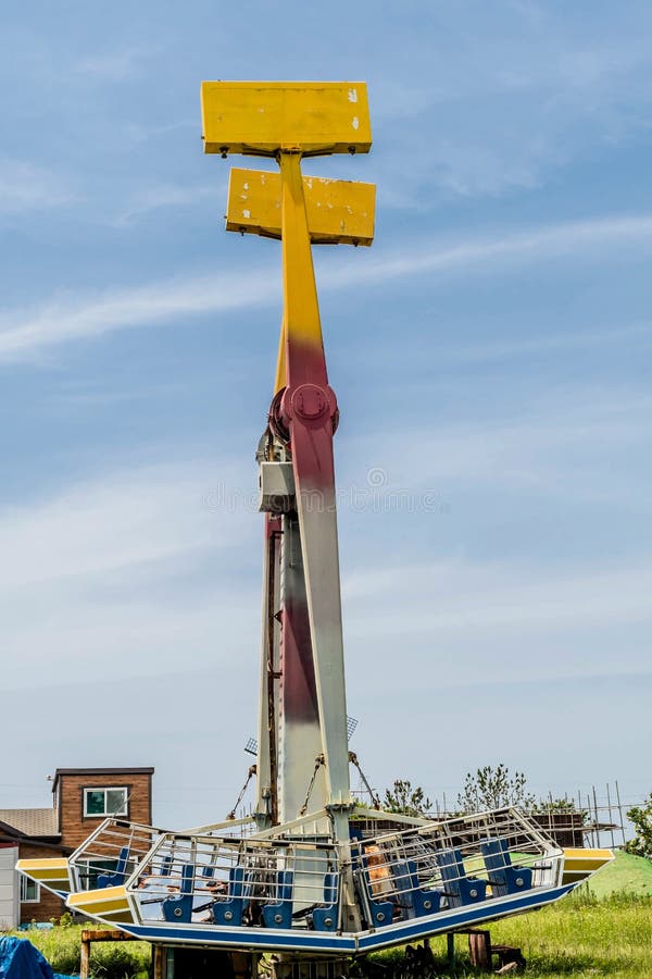 622 Amusement Ride Park Attraction Cloudy Sky Background Stock Photos ...