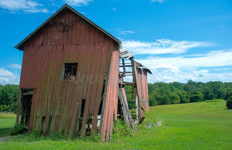 Worn Out Barn stock photo. Image of overcast, palouse - 128941678