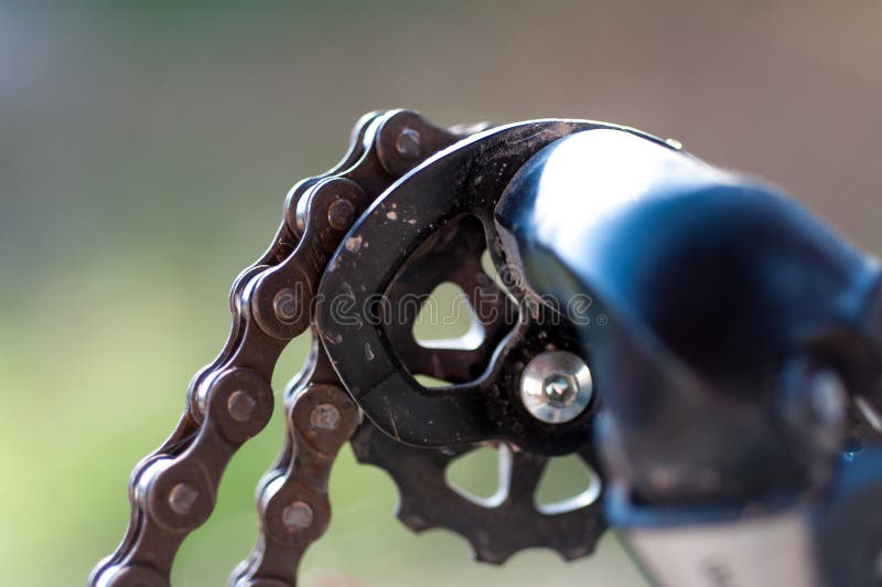 Broken bicycle chain stock photo. Image of mechanic, system - 31664206
