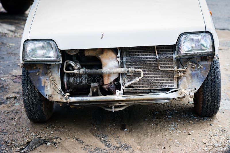 Broken Car Parking in Garage Stock Image - Image of metal, drive: 104232151