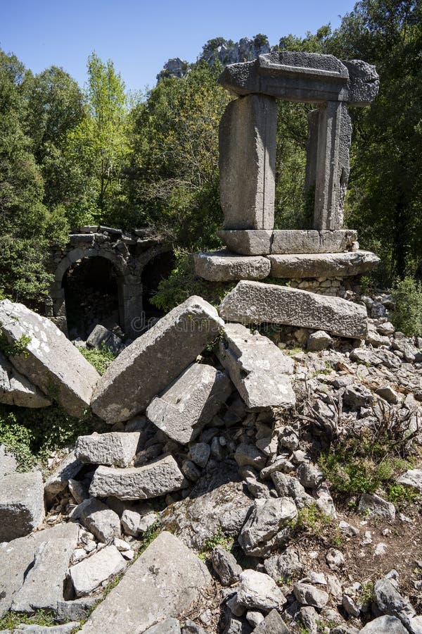 1,458 Broken Ancient Greek Column Stock Photos - Free & Royalty-Free ...