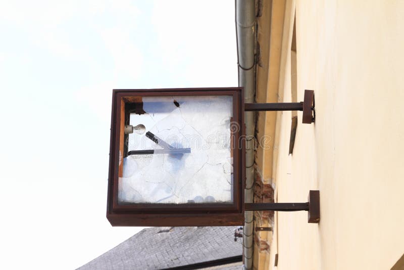 Broken clocks stock image. Image of architecture, break - 43612825
