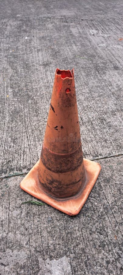 Broken Cone Tanda Area Jalan Stock Image - Image of cone, tanda: 355369569