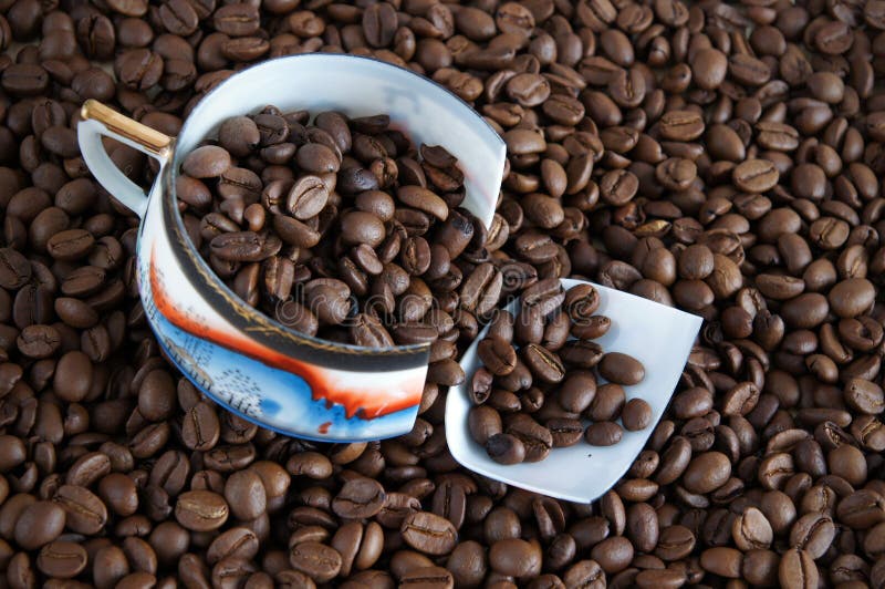Broken Cup and Coffee Beans Stock Image - Image of cracked, bean: 65077533