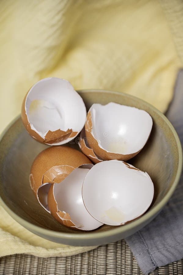 Broken Egg Shells ,Recycling Kitchen Waste, Crushed Egg Shells for the ...