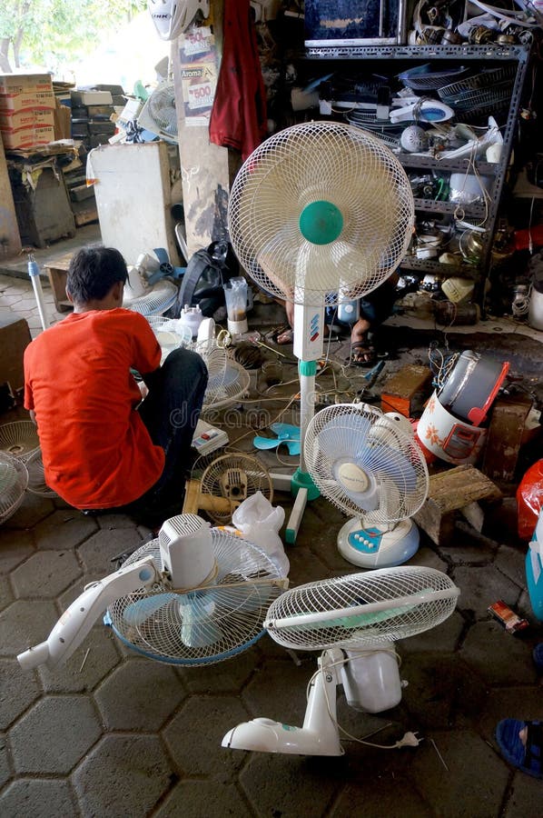 Broken fan editorial photography. Image of city, central - 48369747