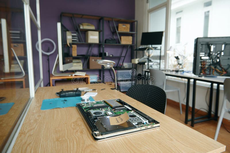 Broken Laptop Ready for Repair Stock Image - Image of computer ...
