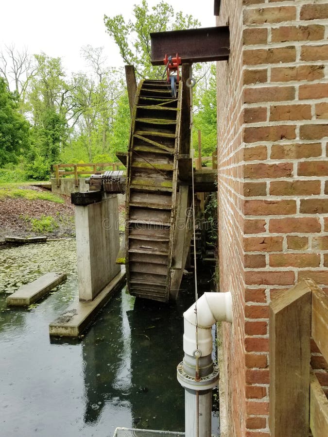Broken mill wheel stock image. Image of wheel, country - 148784731