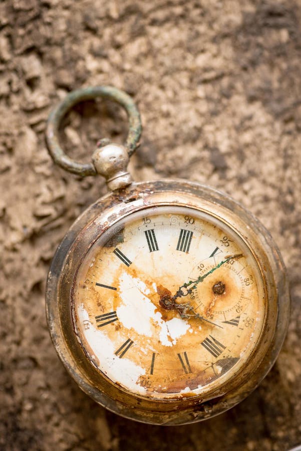 11+ Broken pocket watch Free Stock Photos - StockFreeImages