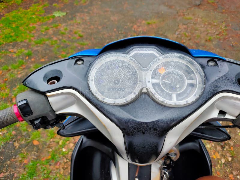 Broken Speedometer Light Stock Photos - Free & Royalty-Free Stock ...