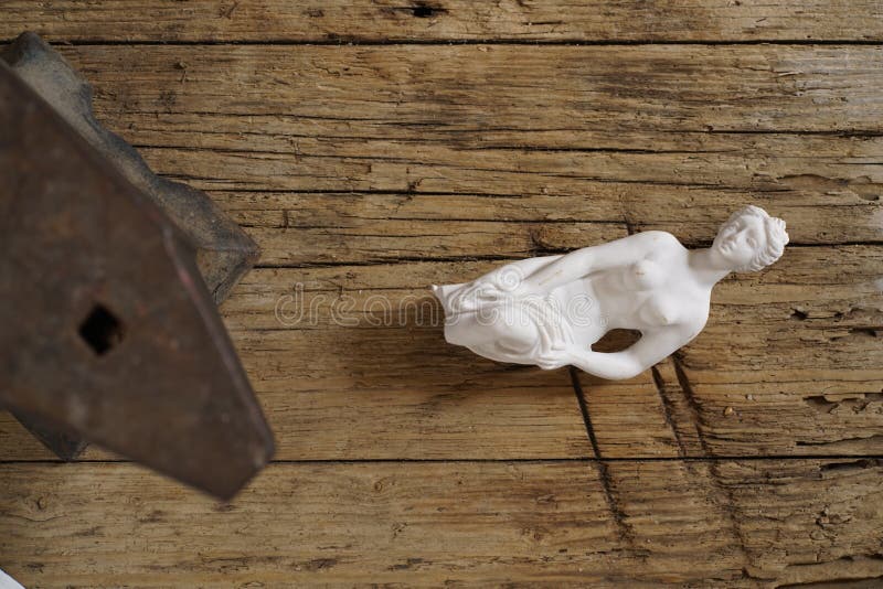 Milano - 29 06 2019: Broken Statue of Woman Stock Photo - Image of stop ...