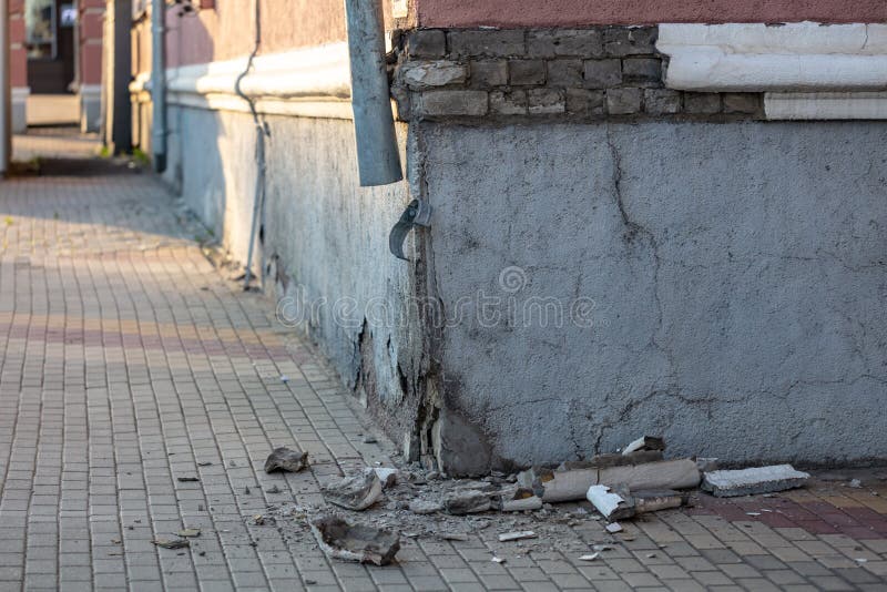 Broken Wall in an Old Building Stock Image - Image of broken, concrete ...