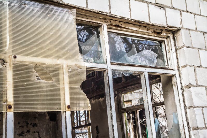 Broken window stock image. Image of burglary, reflection - 139863407