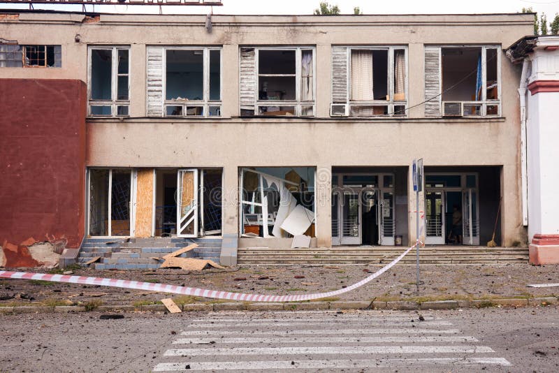 834 Destroyed Factory Windows Stock Photos - Free & Royalty-Free Stock ...