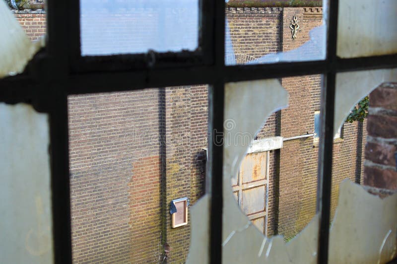 Broken Windows Picture. Image: 31970704