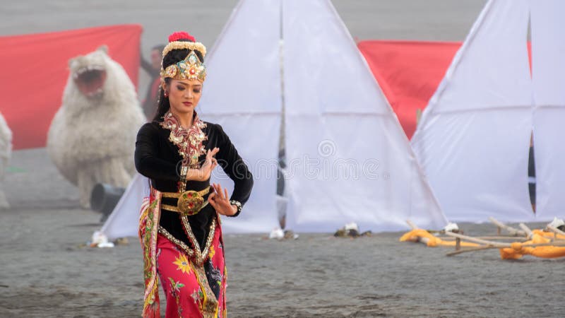 Traditional Art Performance Editorial Photography - Image of ...