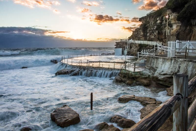 Dawn at Bronte - Sydney Beach Stock Image - Image of australia ...