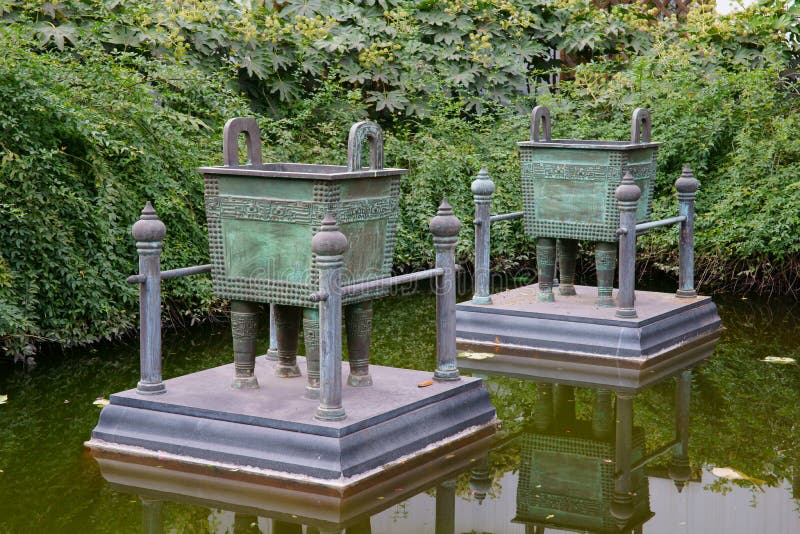 Bronze Ding stock image. Image of china, green, iron - 22925781