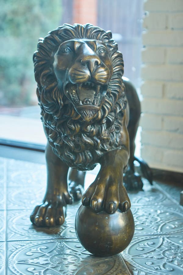 Bronze Lion Statue in the Museum. the Art of the Old Masters Editorial ...